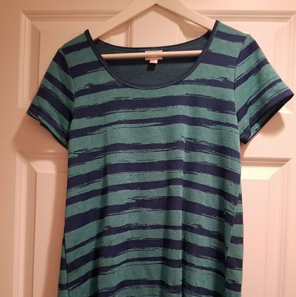 LuLaRoe | Tops | Lularoe Classic Tee Xs | Poshmark